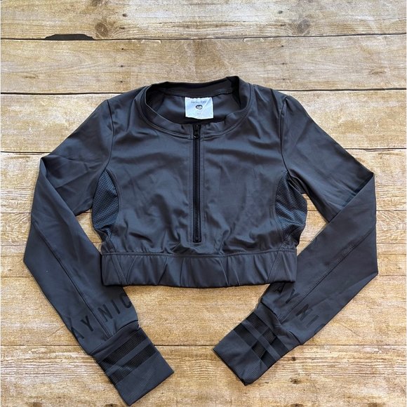 Nicky Kay | Tops | Nwot Nicky Kay Long Sleeve Compression Crop Shirt In ...